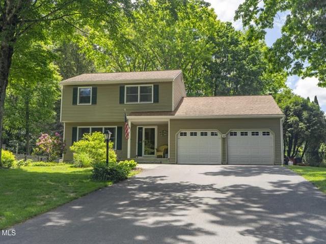 26 Thunder Run, Gansevoort, NY 12831