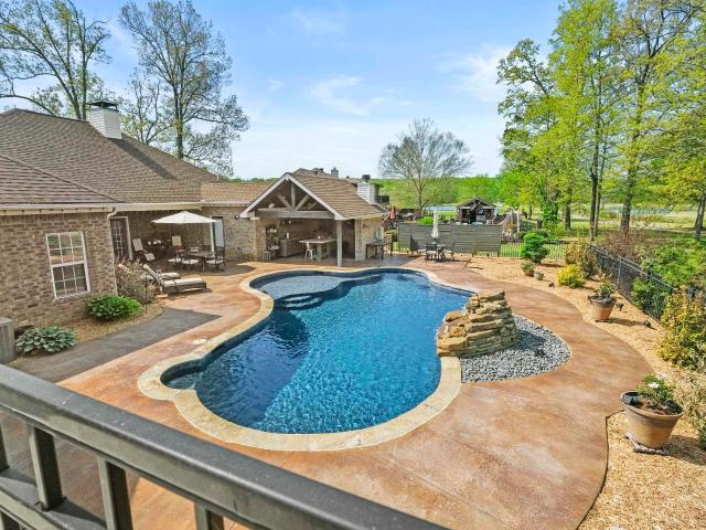 26 Turnberry Dr