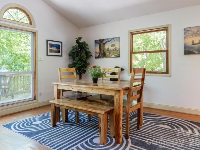 26 Utopia Road