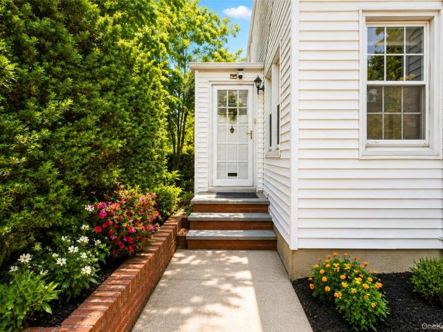 26 Van Nostrand Court