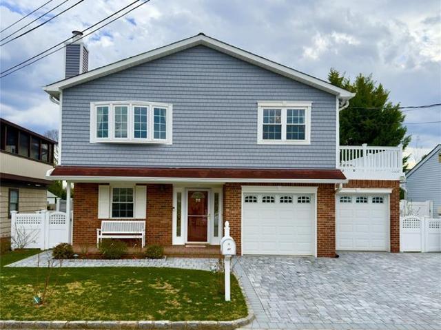 26 Violet Rd, Bayville, NY 11709