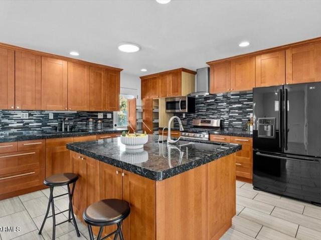 26 W Erie Dr, Tempe, AZ 85282