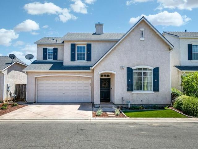 26 W Siena Ln, Clovis, CA 93619