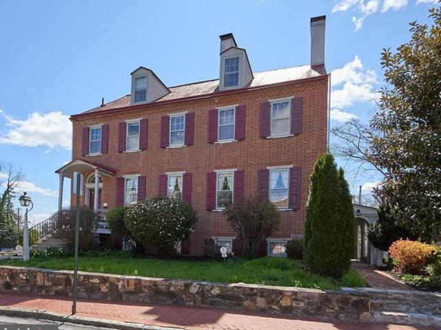 26 W Union St, West Chester, PA 19382