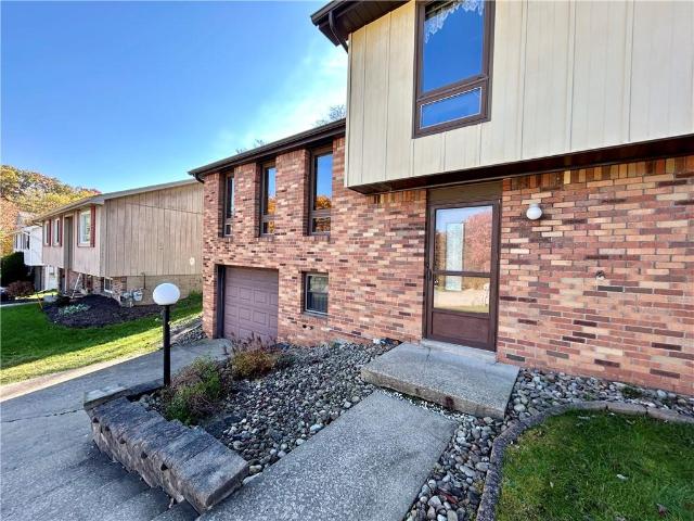 26 W White Oak Dr, Delmont, PA 15626 | MLS #1727