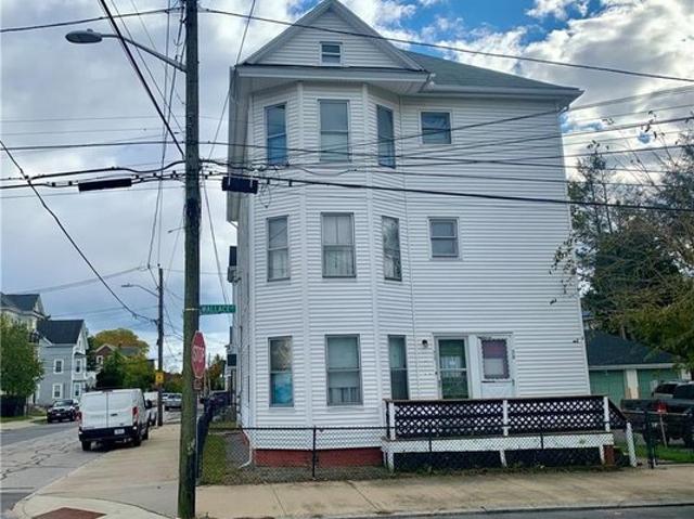 26 Wallace St, Providence, RI 02909