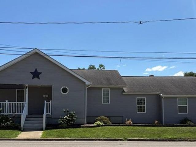 26 Walnut Ave, Moundsville, WV 26041