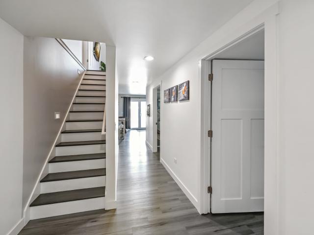 26 Waterside Way