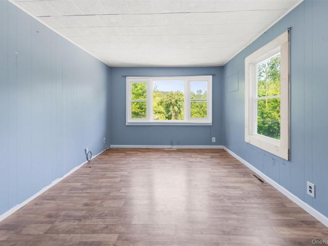 26 Weitz Road