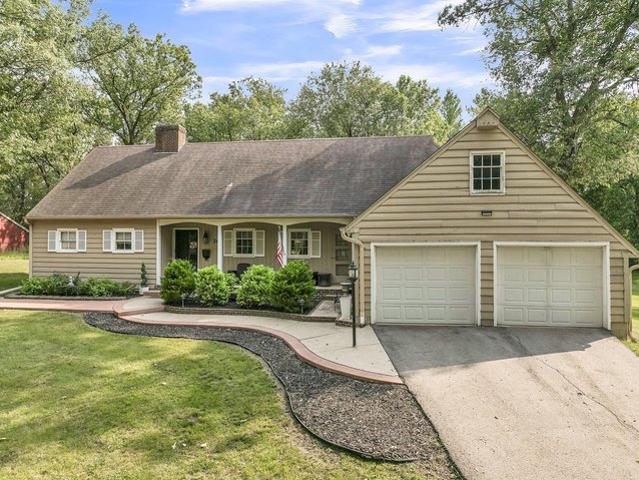26 Westwood Dr, Estherville, IA 51334
