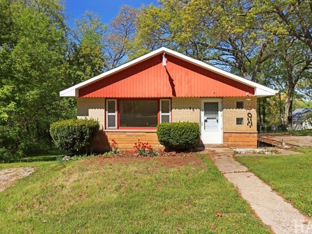 26 Woodland Ave, Fox Lake, IL 60020