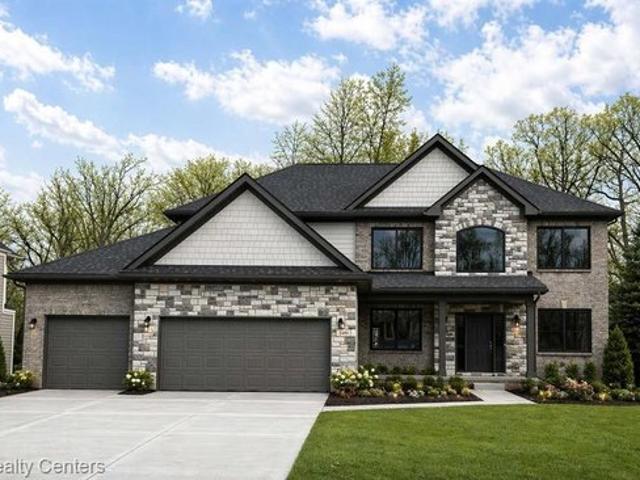 26 Woodland Mdws, Chesterfield Township, MI 48047