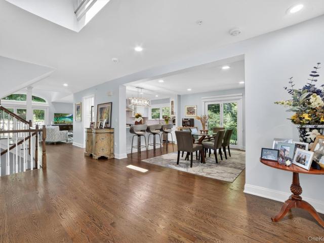 26 Wyndham Close
