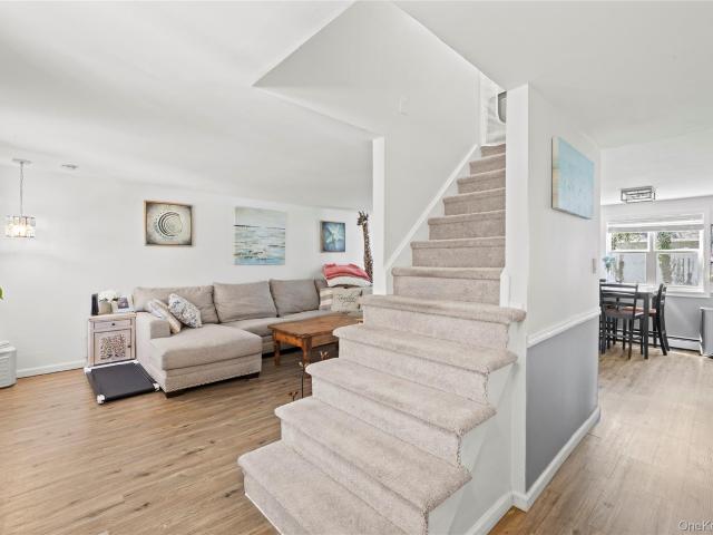 26 Allegheny Drive E
