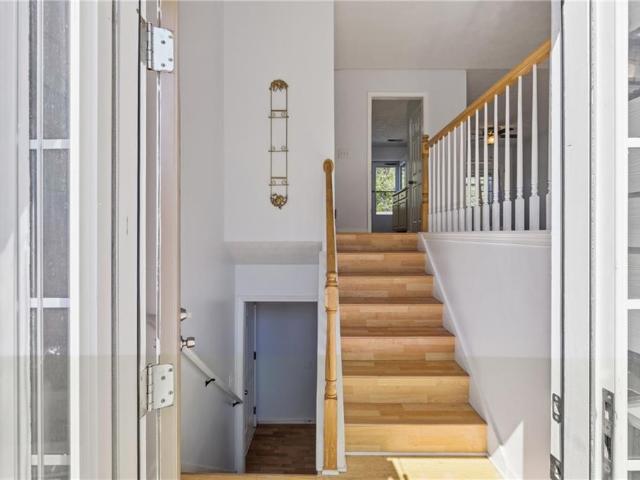 26 Ann Circle SE