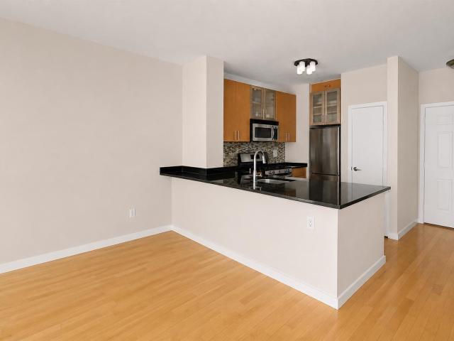 26 Avenue At Port Imperial # 315