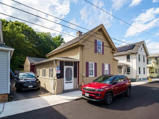 26 Benefit St, Southbridge, MA 01550