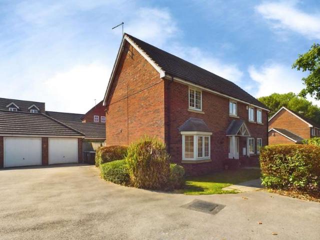 26 Bedroom Detached House