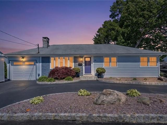 26 Bernard St, Cranston, RI 02920
