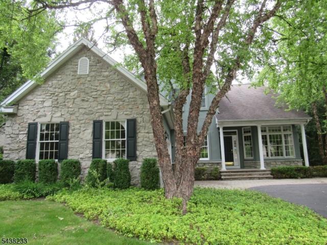 26 Bethpage Dr