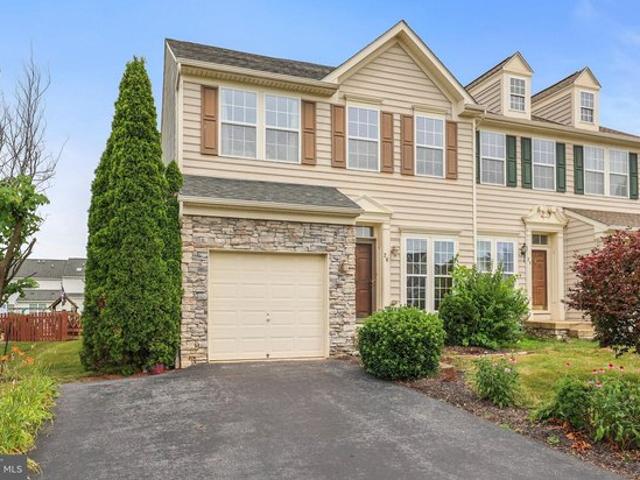 26 Birch Dr, Hanover, PA 17331