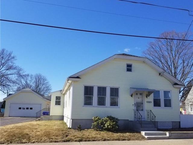 26 Blackburn St, Pawtucket, RI 02861