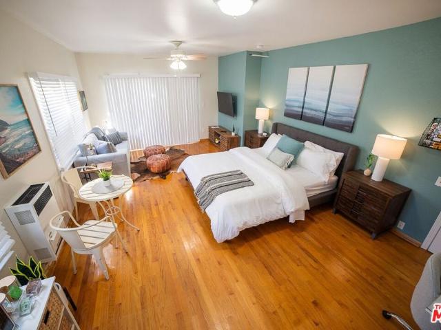 26 Breeze Avenue 2