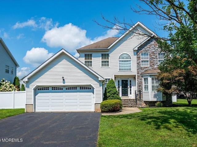 26 Brittany Way, Kendall Park, NJ 08824