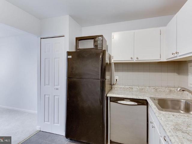 26 Canterbury Square # 202