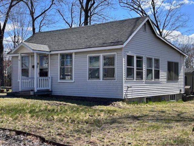 26 Carver St, Sanford, ME 04073