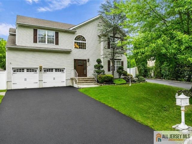 26 Carrington Ct, Old Bridge, NJ 07747