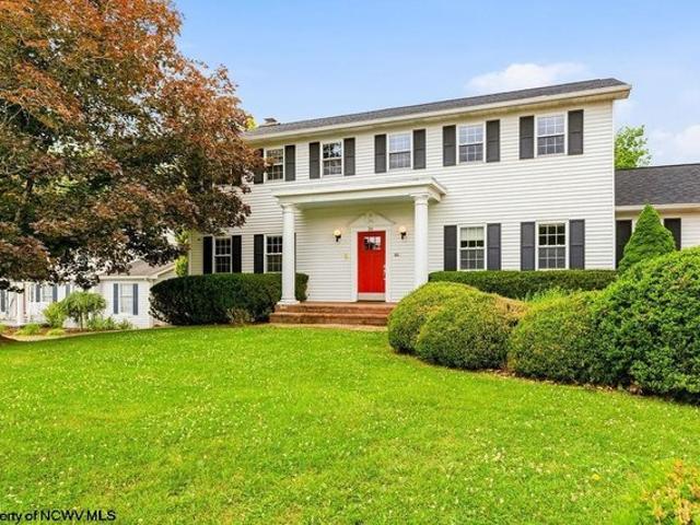 26 Carriage Ln, Bridgeport, WV 26330