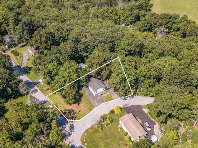 26 Cedar Tree Trl