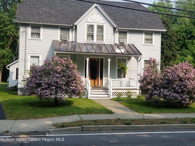 26 Chatham St, Kinderhook, NY 12106