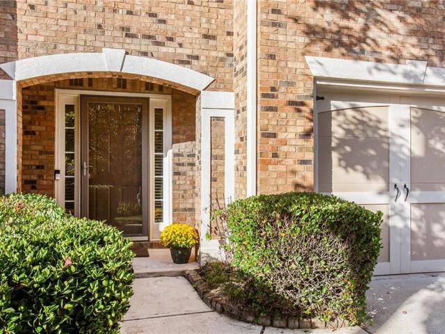 26 Coopers Glen Drive SW