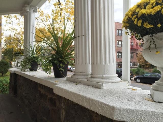 26 Coligni Ave, Unit 12, New Rochelle, NY 10801 | MLS #958114