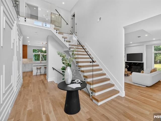 26 Collins Avenue