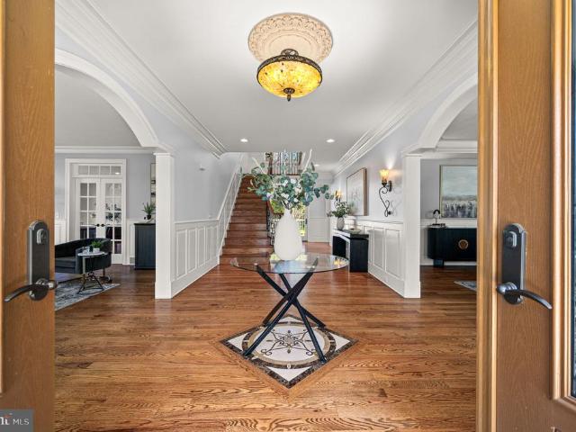 26 Colonial Drive
