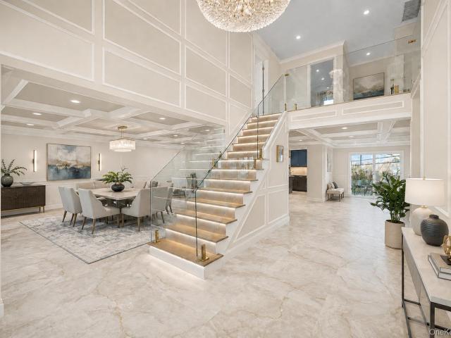 26 Cloverfield Road S