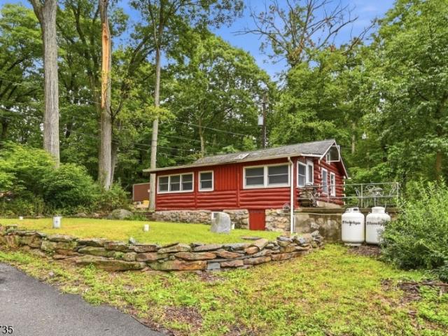 26 Clubhouse Ave