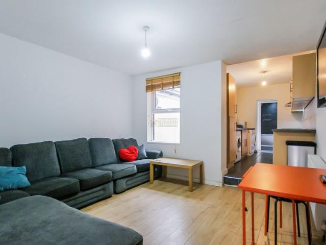 26 Croydon Road