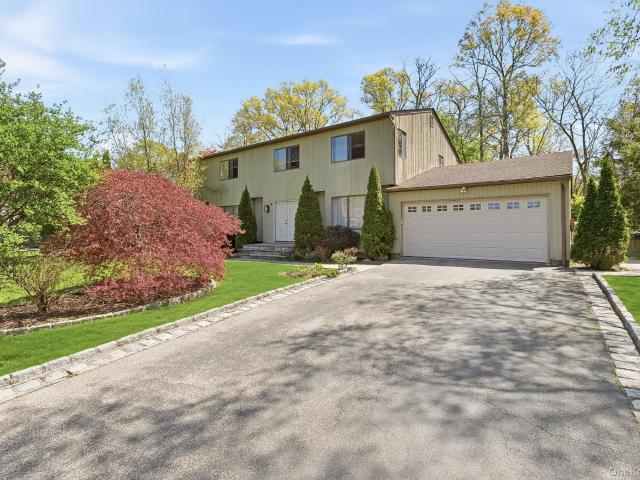 26 Devonshire Dr, White Plains, NY 10605 | MLS #990825 | Compass