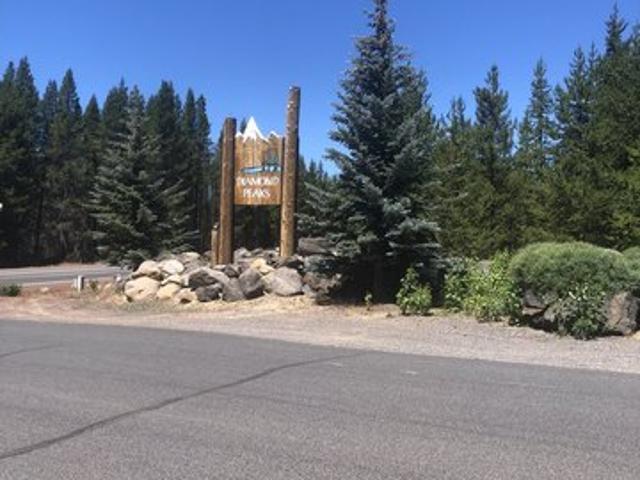 26 Diamond Peak Dr, Crescent Lake, OR 97733