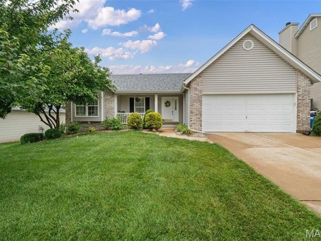 26 Docs Ct, Saint Charles, MO 63303