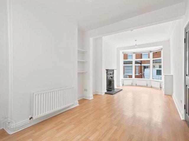 26 Dunraven Avenue, Belfast, BT5 5JR
