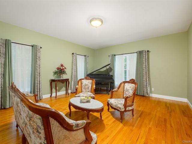 26 E Forest Trail