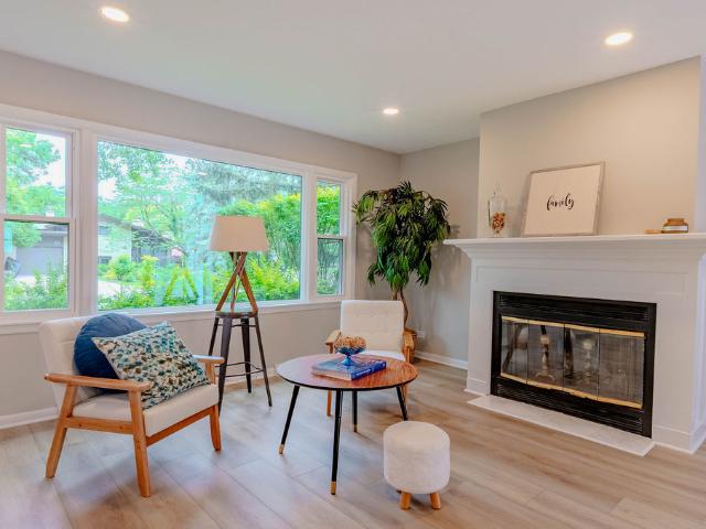 26 E Woodland Road