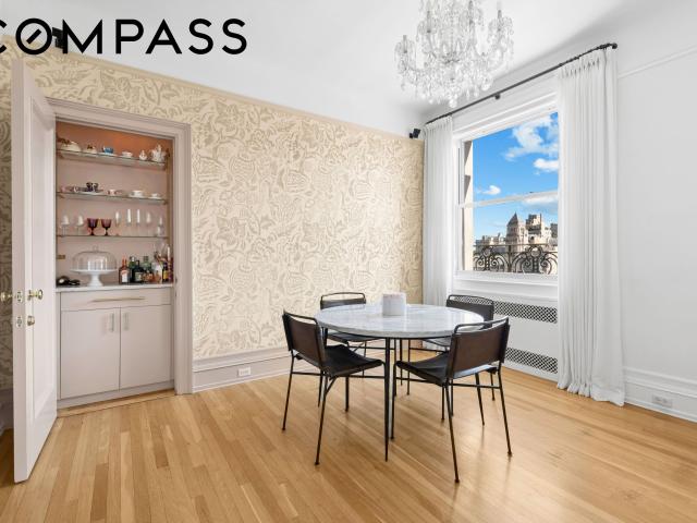 26 E 63rd Street 11F