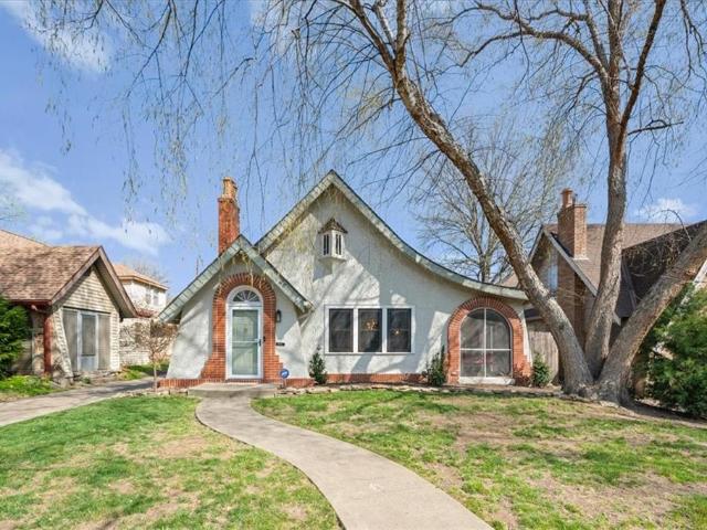 26 E 70th Ter, Kansas City, MO 64113 | Compass