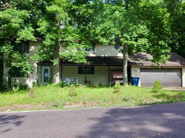 26 Essex Ave, Mackinaw, IL 61755